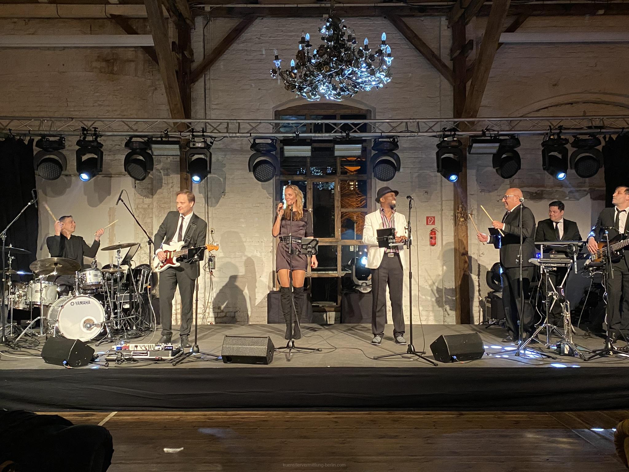 Sistrix Party Band Berlin – Artist Agency Berlin